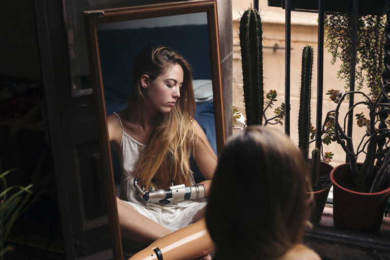 Mirror Therapy for Phantom Limb Pain: How It Works